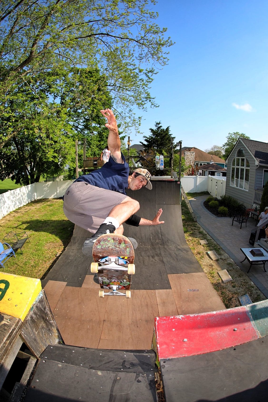 A Little Backyard Skarty in Jersey at Zach’s – Juice Magazine